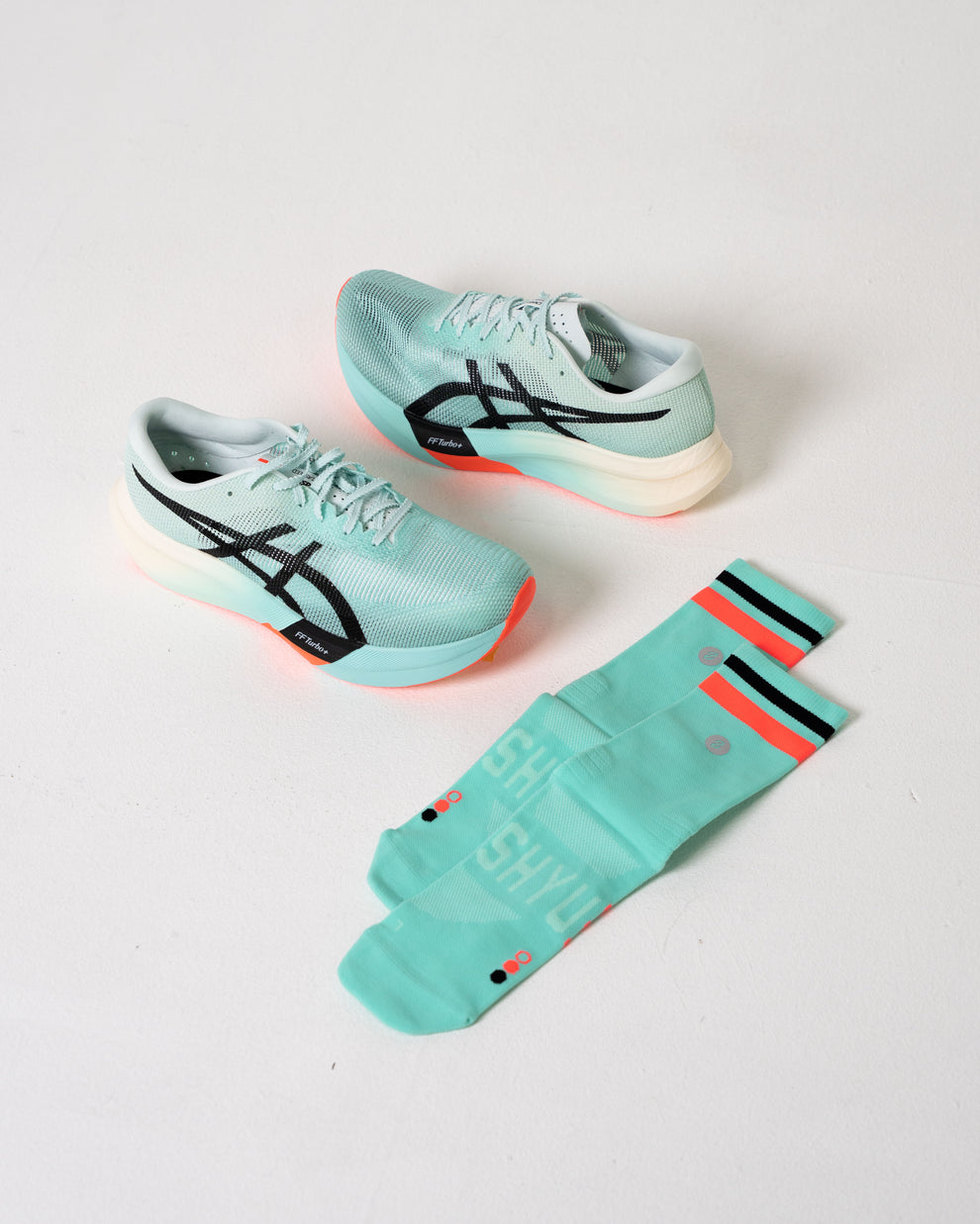 SHYU - Performance running socks designed for your Asics racing shoe